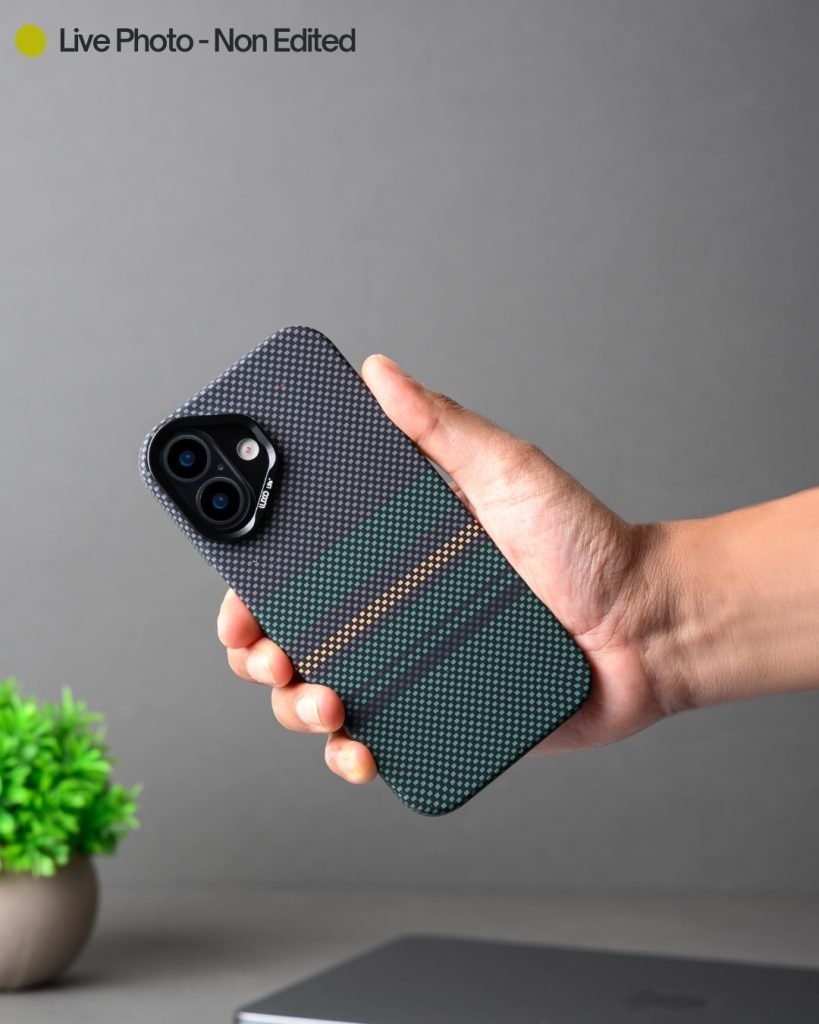 MagSafe Carbon Fiber Case for iPhone 17 - Green Pattern